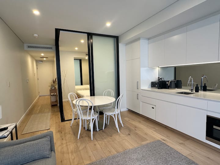 Modern Convenience - Willoughby
