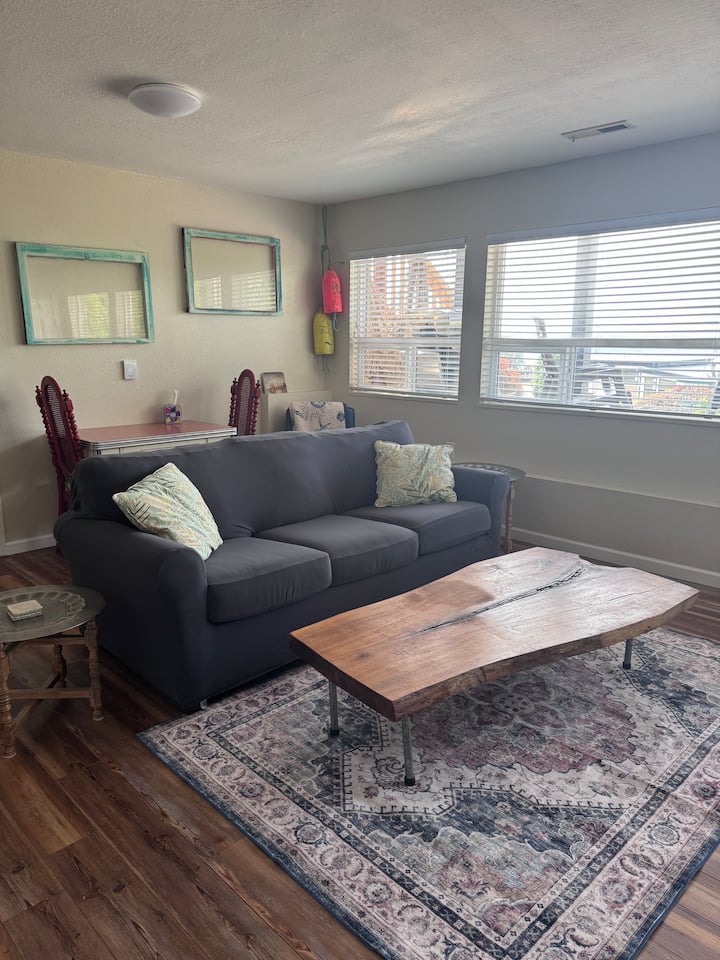 Puget Sound Beach House - Tacoma, WA