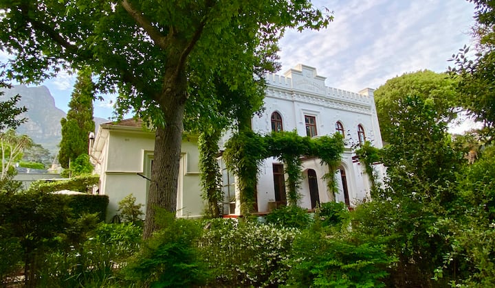 Elegant Guest Wing With Own Private Garden & Pool. - Cape Town