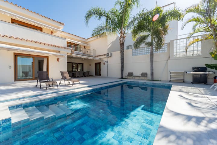 Beach Town Villa, Private Pool, Playa At 300 M - Fuengirola