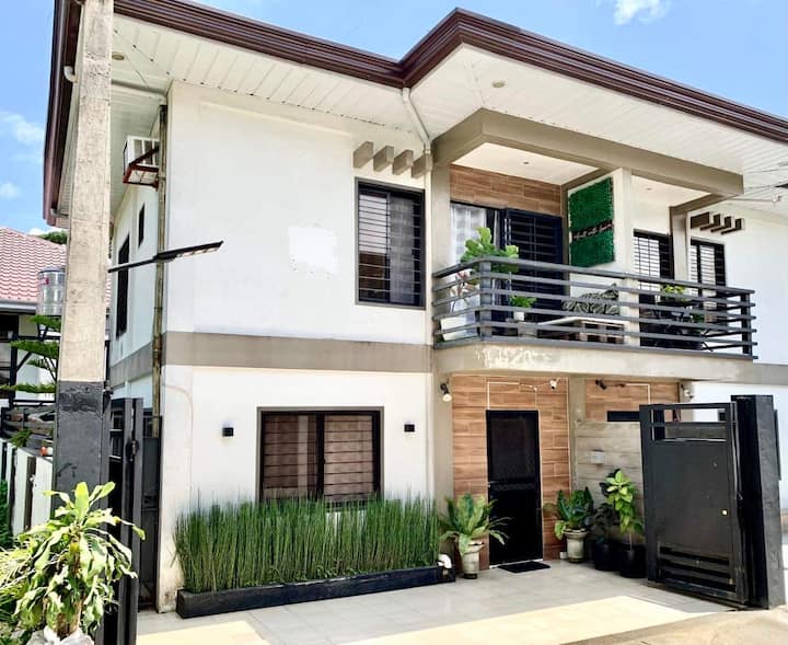 Maryches Place Tagaytay By Casita Escapes - Tagaytay