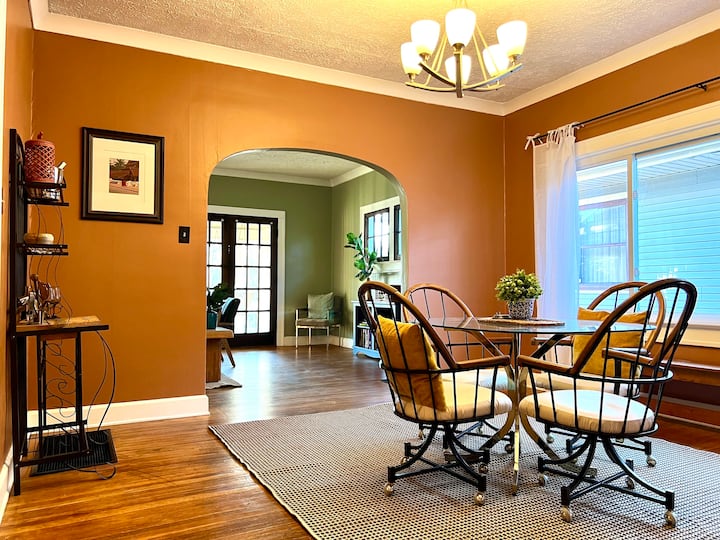 Cozy 1920s Charmer | Central Location! - Indiana (State)