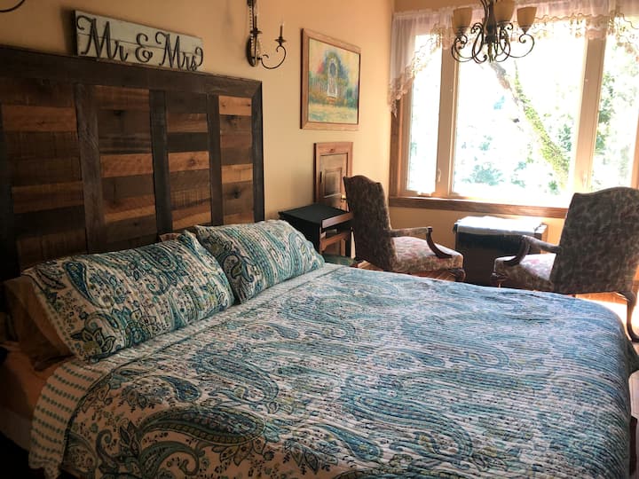 Historic- Inn At Indian Orchard-peaceful Farm Life - Media, PA