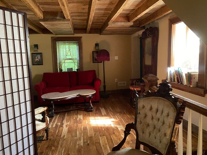 Historic Stonehouse Retreat At Indian Orchards - Media, PA