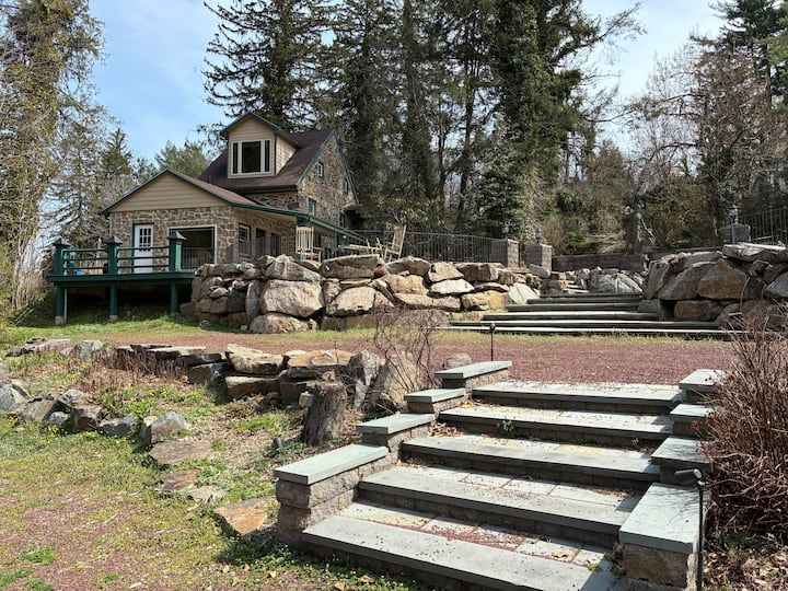 Historic- Inn At Indian Orchard-peaceful Farm Life - Media, PA