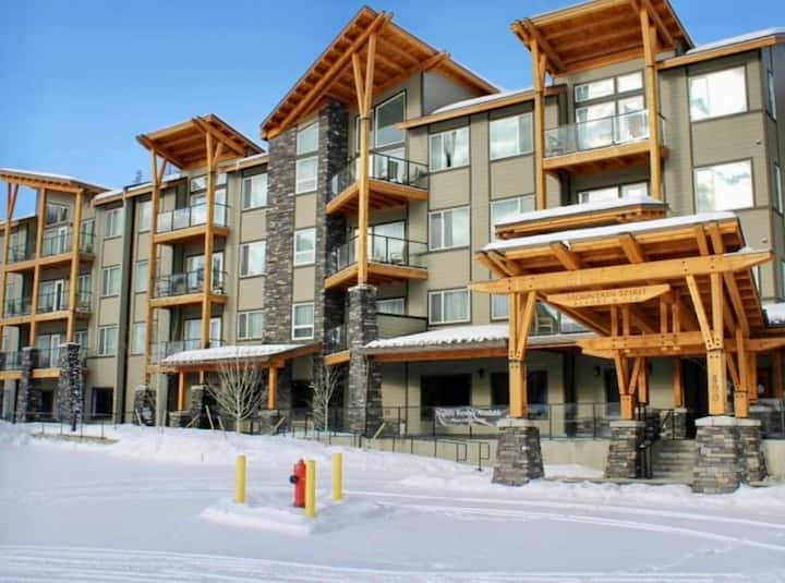 Modern Mountain Getaway - Ski /Golf/pool /Hot Tub - Kimberley