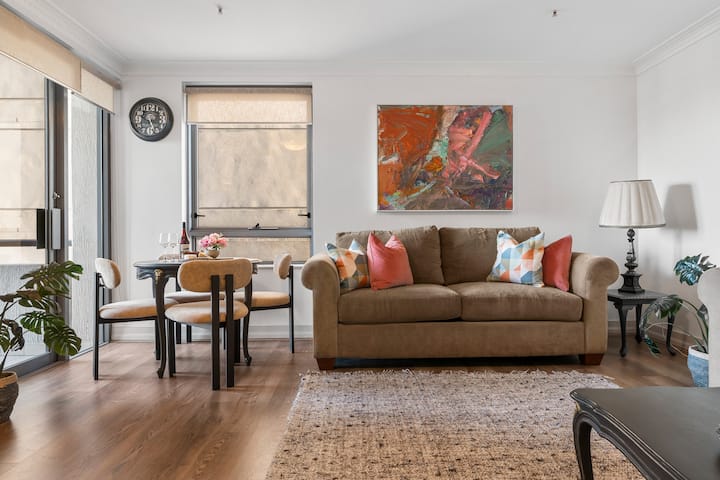 Kirribilli Harbour Bridge Apt W/ Pool & Parking - North Sydney