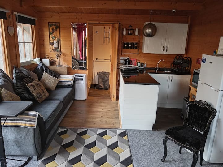 Cabin Retreat - Bracknell