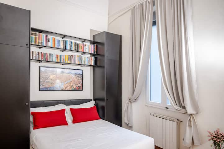 Small Studio “Donatello” Next To The Duomo - Florence