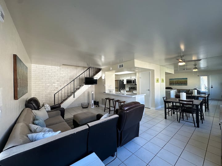 Palm Desert Relaxation Station - Palm Desert, CA