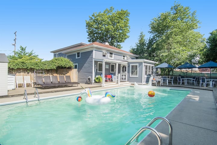 Saugatuck Lodge: Downtown Saugatuck, Pool, Hot Tub - Saugatuck, MI