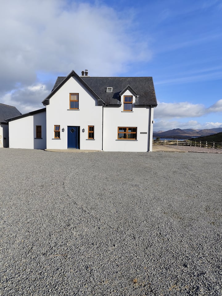 "Knocknamona" Ardgroom, Beara, A Quiet Retreat. - Irska