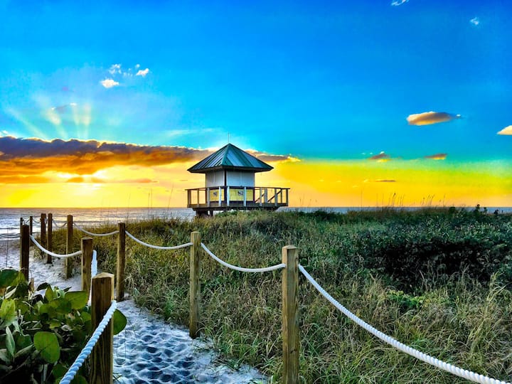 Beautiful Apt Close To The Beach & Downtown Delray - Highland Beach, FL