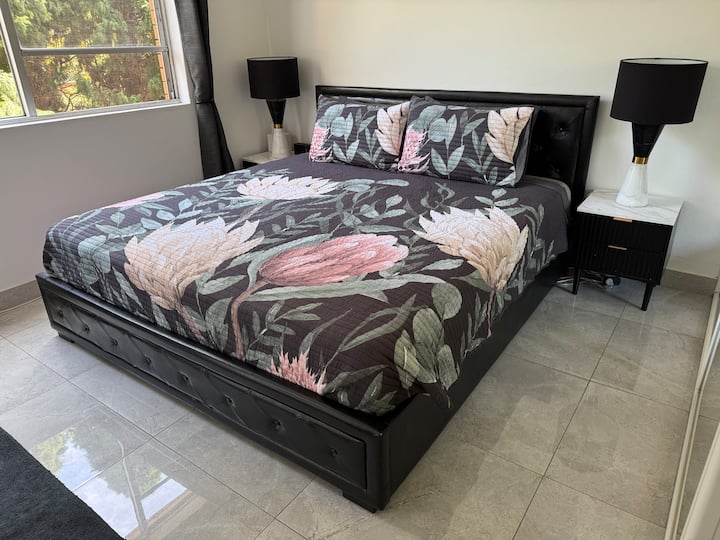 Brighton Le Sands 2 Bdr Apartment Stylish - Sydney