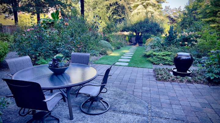 South Portland Garden Retreat - Portland, OR