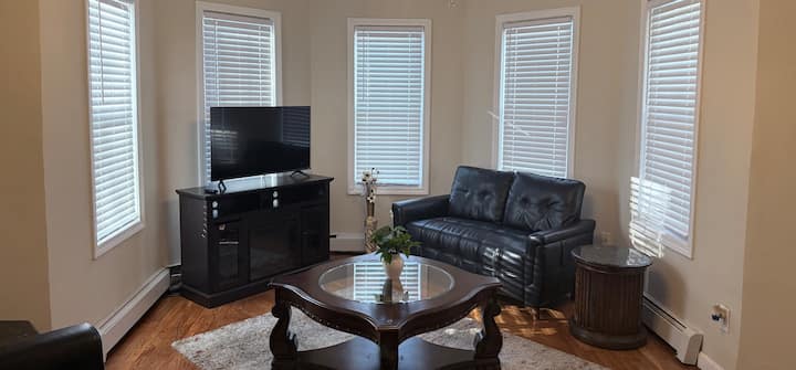 Charming 2br | Heart Of Providence | Free Parking - Rhode Island