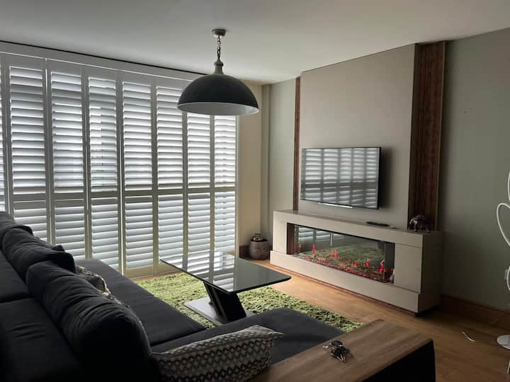 Large Central Apt.balcony Sleeps 6. Parking Permit - Liverpool