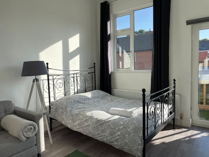 Sunny Garden Studio 100m From Loughborough Centre - Loughborough