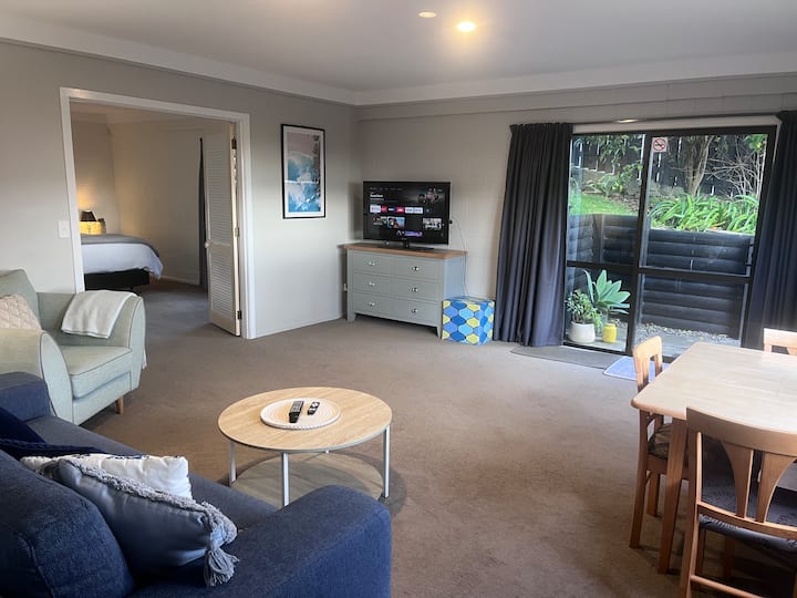 Spacious & Private, Fully Self-contained Unit - Tauranga