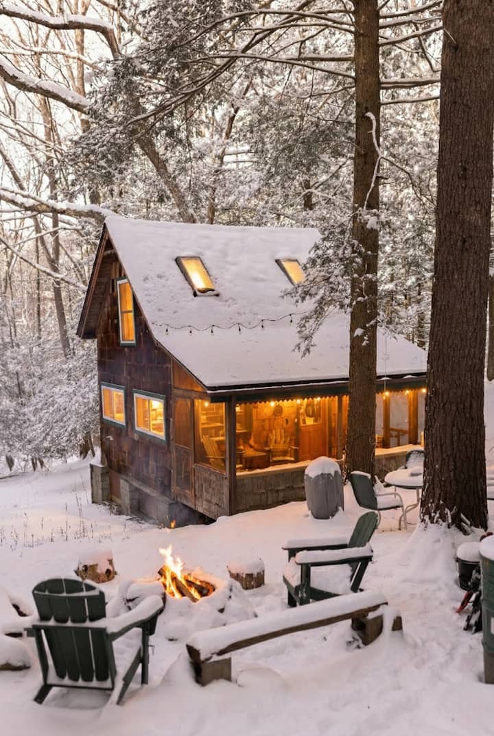 Winter Sale - Cozy Cabin + Hiking + Pets Welcome - Kerhonkson, NY