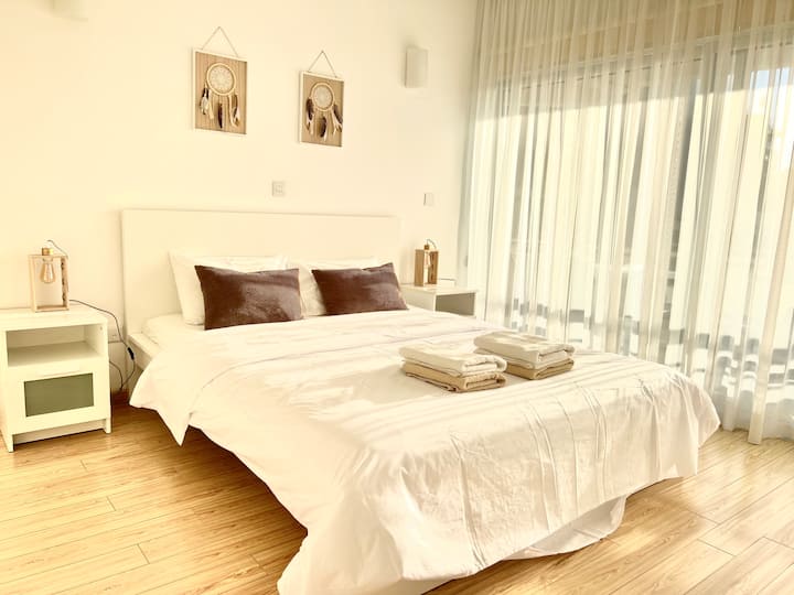 Stylish 2br Beach Apartment Crystal - Limassol