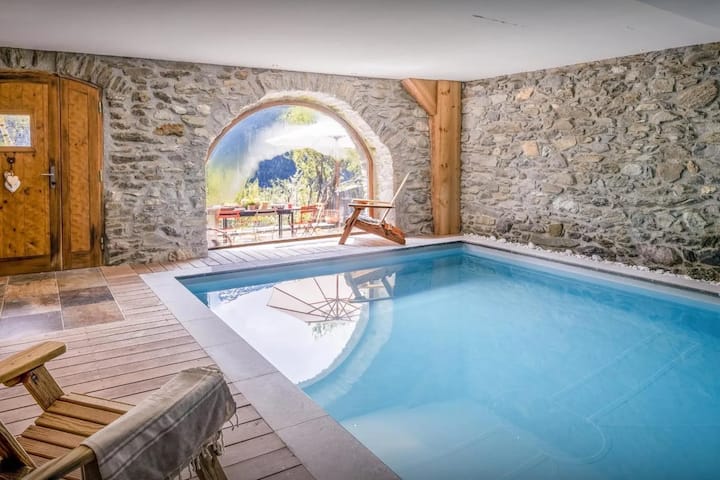 Chalet Nevala : Piscine Intérieure, Montagne Luxe - La Norma