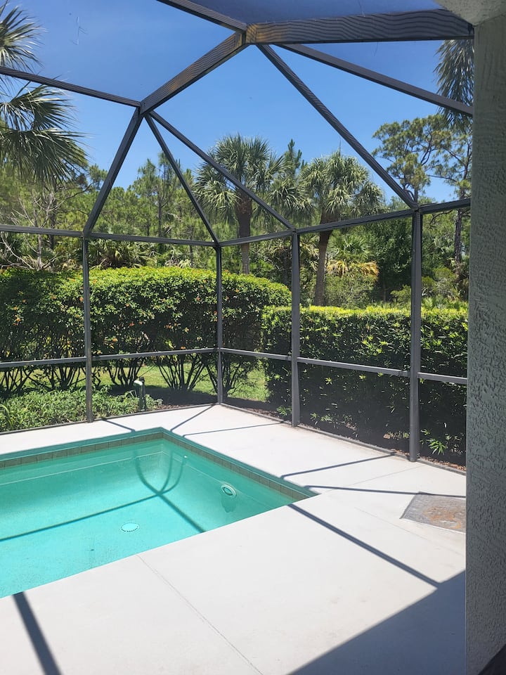 Golf Club Escape- 3bdrm Pool Home -Plus Lanai - Fort Myers, FL