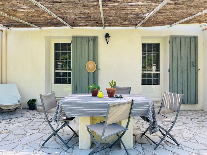 Gîte Le Lys à La Bergerie Du Mas Du Juge - Arles