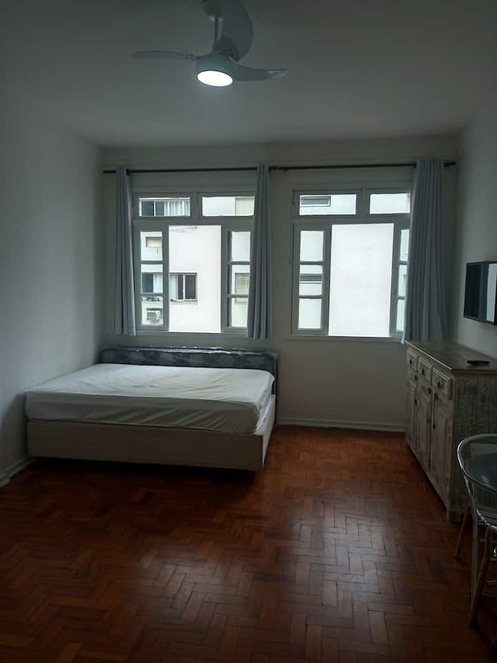 Kitnet Pitangueiras /Guaruja 70 Mts Da Praia - Guarujá