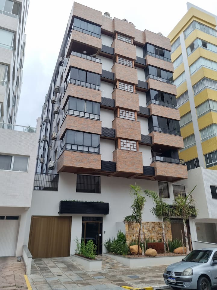 Perto Do Mar E Praça Boianowski, No Centro - Capão da Canoa