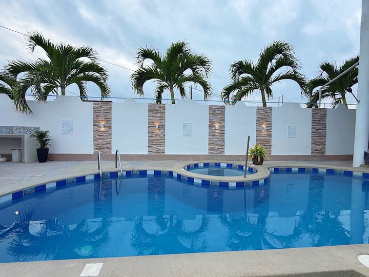 Pool, Jacuzzi, Grill, A/c - Villa Puerta Azul - Ecuador