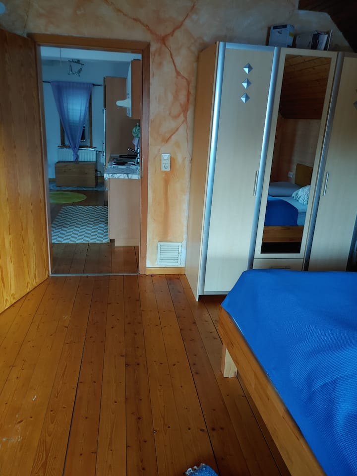Gemütliche 2-zimmer-wohnung Mit Balkon, Ca. 70 Qm - Filderstadt