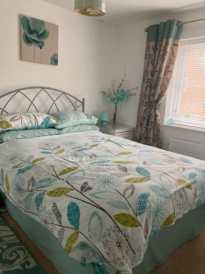 Double Room With Off-road Parking. - Swindon