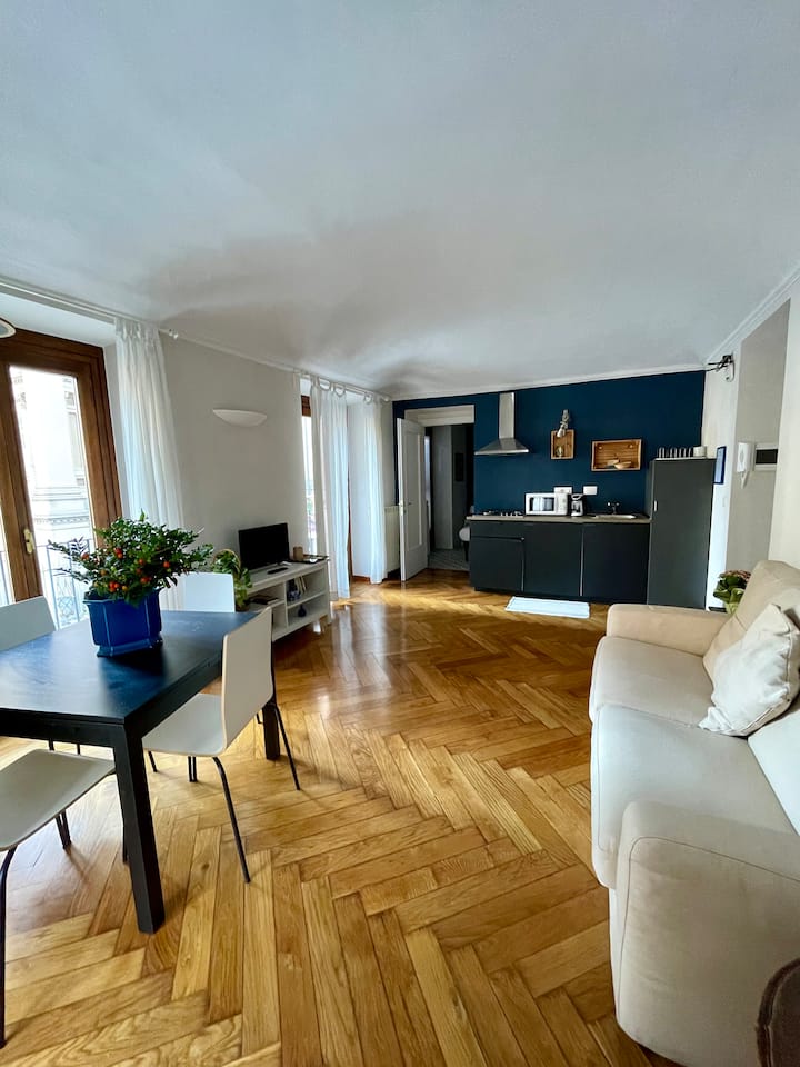 La Mole Davanti Alla Finestra! - Torino