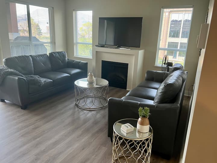 Luxurious Waterscapes 3bed 2bath Downtown Kelowna - 基洛納