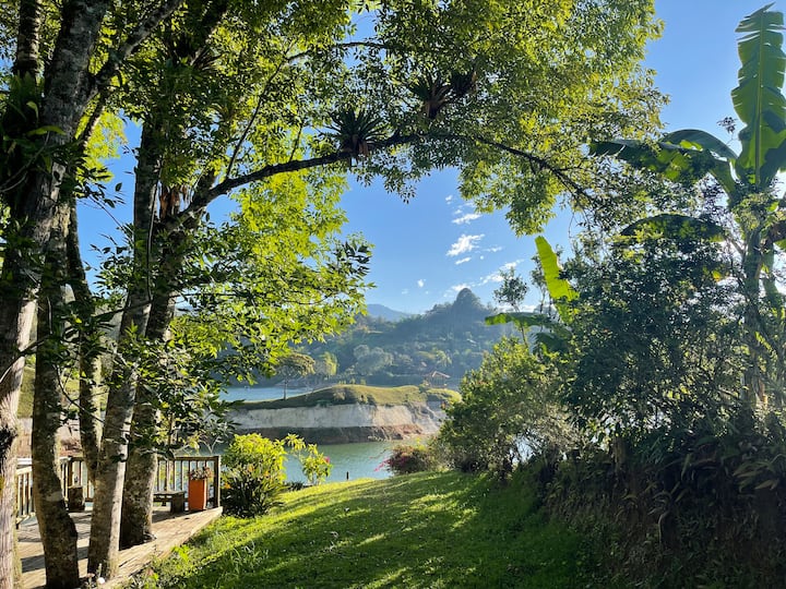 Renovada Cabaña La Ceiba: Represa, Lago Y Piedra - Guatape