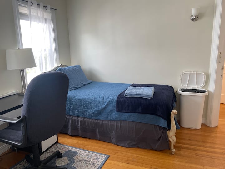 Bedroom Near Harvard & Mit - Newton, MA
