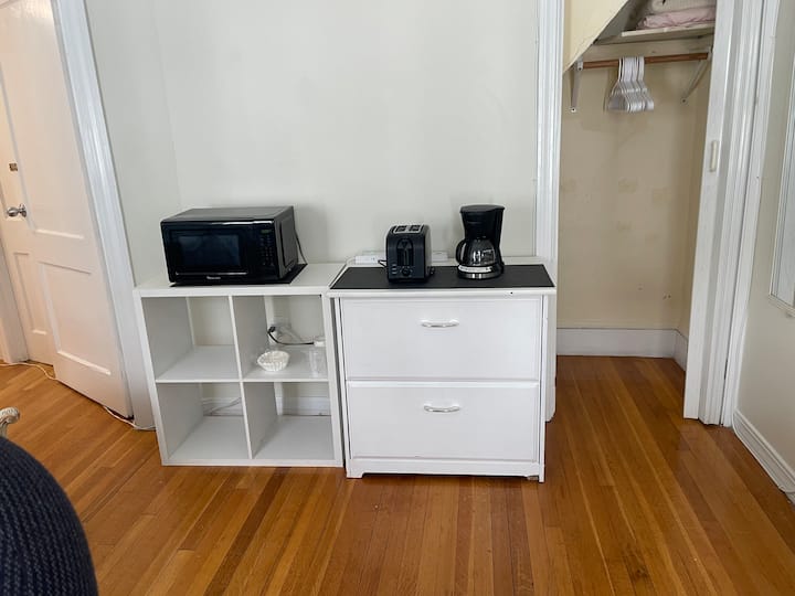 Private Bedroom Near Mt Auburn Hospital & Harvard - Boston, MA