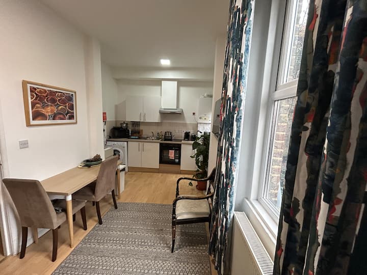 1st Floor 2 Bedroom Flat 2 Baths Bayswater F2130 - London