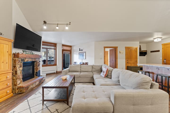 Ideally Located Condo In River Run Close To - Summit County, CO