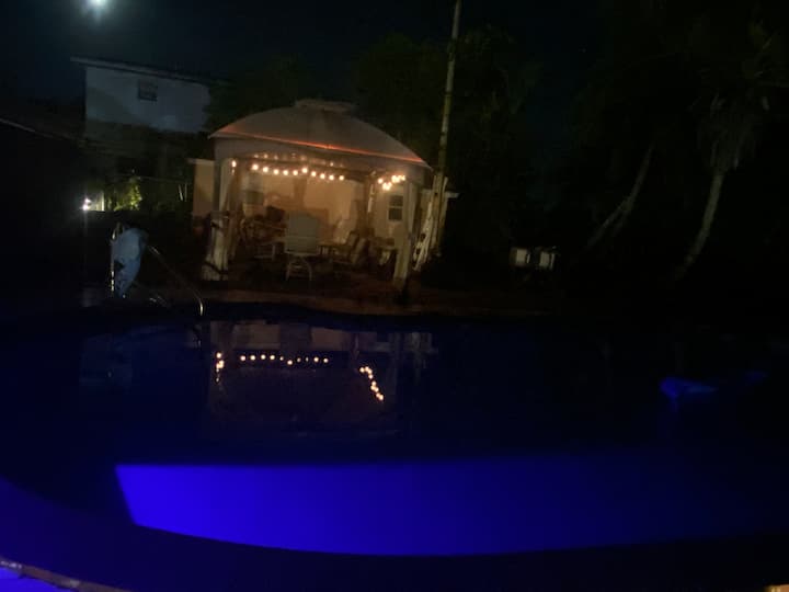 Paradise (Wifi Included) - Broward County, FL