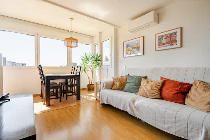 Holiday Apartment On The Beach. Near Barcelona - Argentona