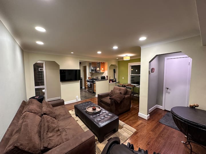 Cozy - Modern Birmingham Get Away - Birmingham, MI