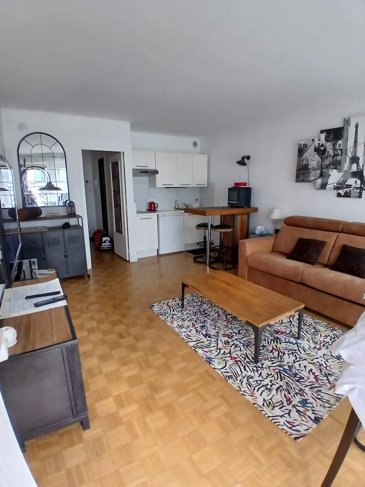 Studio 29 M2 à St Cloud Tous Transports à 5 Mn - Boulogne-Billancourt