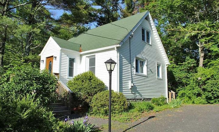 Classic Cozy Getaway Near Saugerties & Woodstock - Saugerties, NY