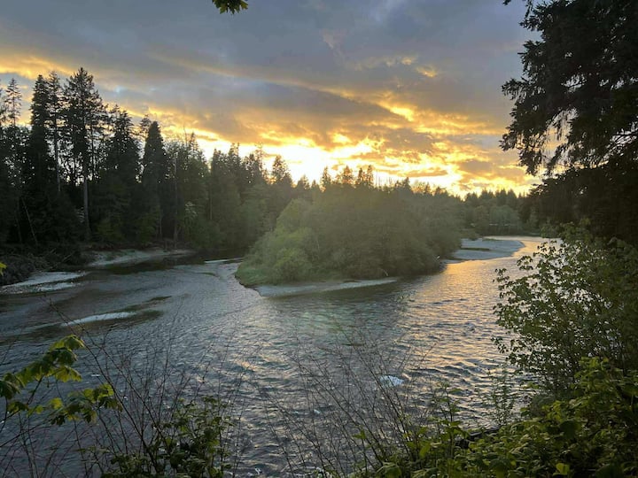 Bear Inn- Bed & Breakfast - Port Alberni
