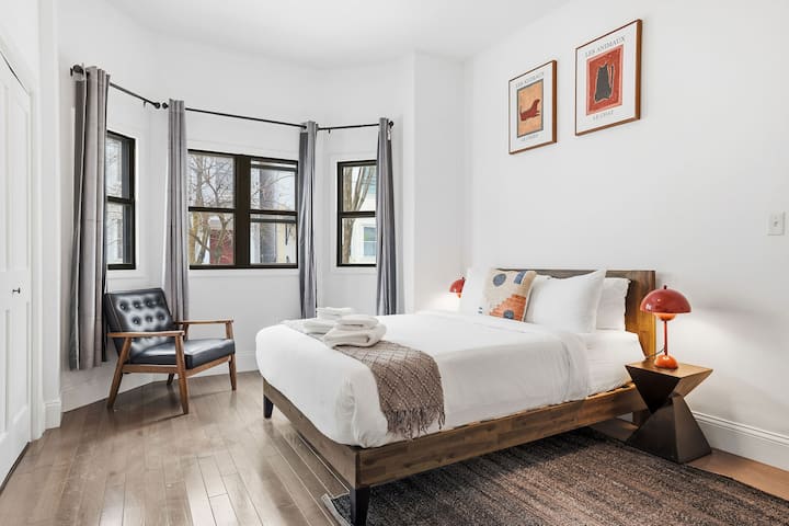 Eastie Cozy Retreat - Chic & Large Priv Bedroom - Boston, MA