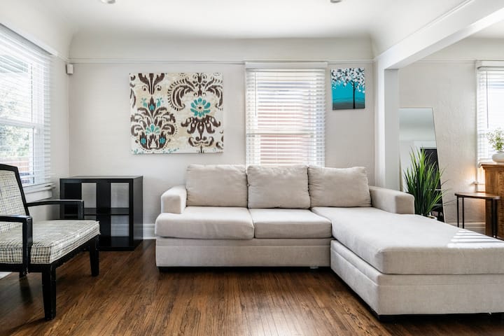 Pasadena Bungalow - San Marino, CA