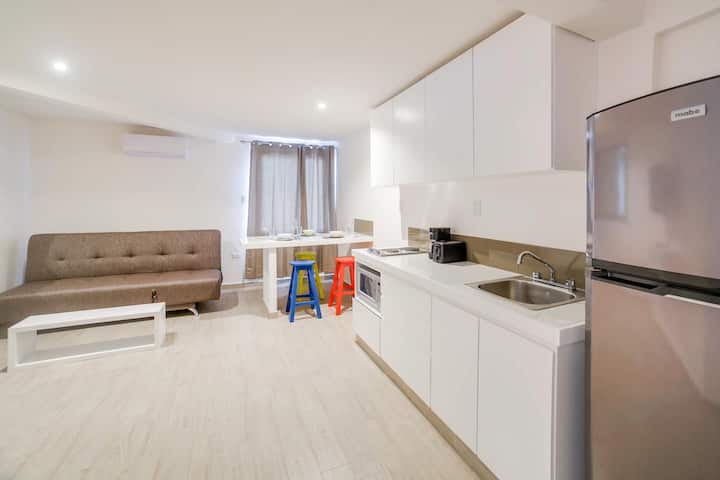 Air, King Bed, Kitchen, 50 Mbps Wi-fi, V1 - Playa del Carmen