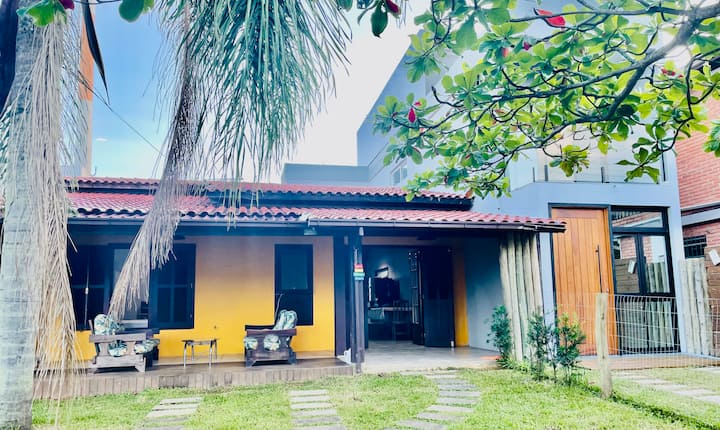 Casa Térrea A 350m Do Mar, No Centro De Garopaba - Garopaba